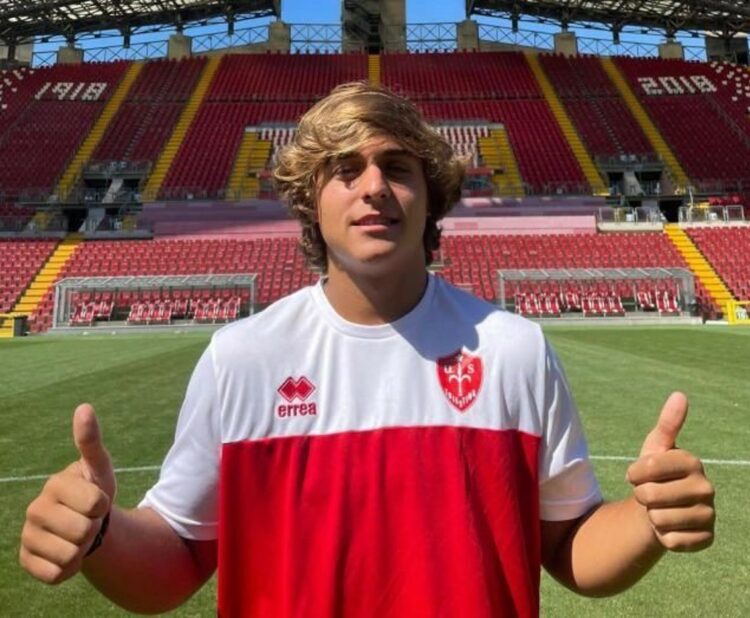 Davide Bonolis, figlio di Paolo e Sonia Bruganelli, giocherà nella ...