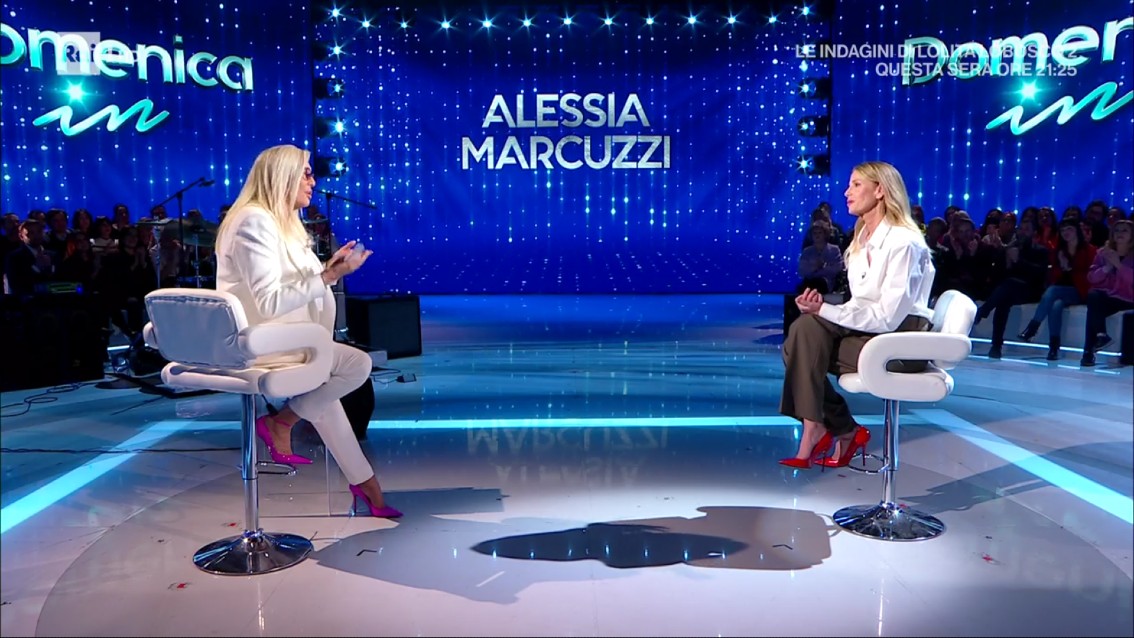 Alessia Marcuzzi in lacrime a Domenica In: ecco cosa le ha detto Mara ...