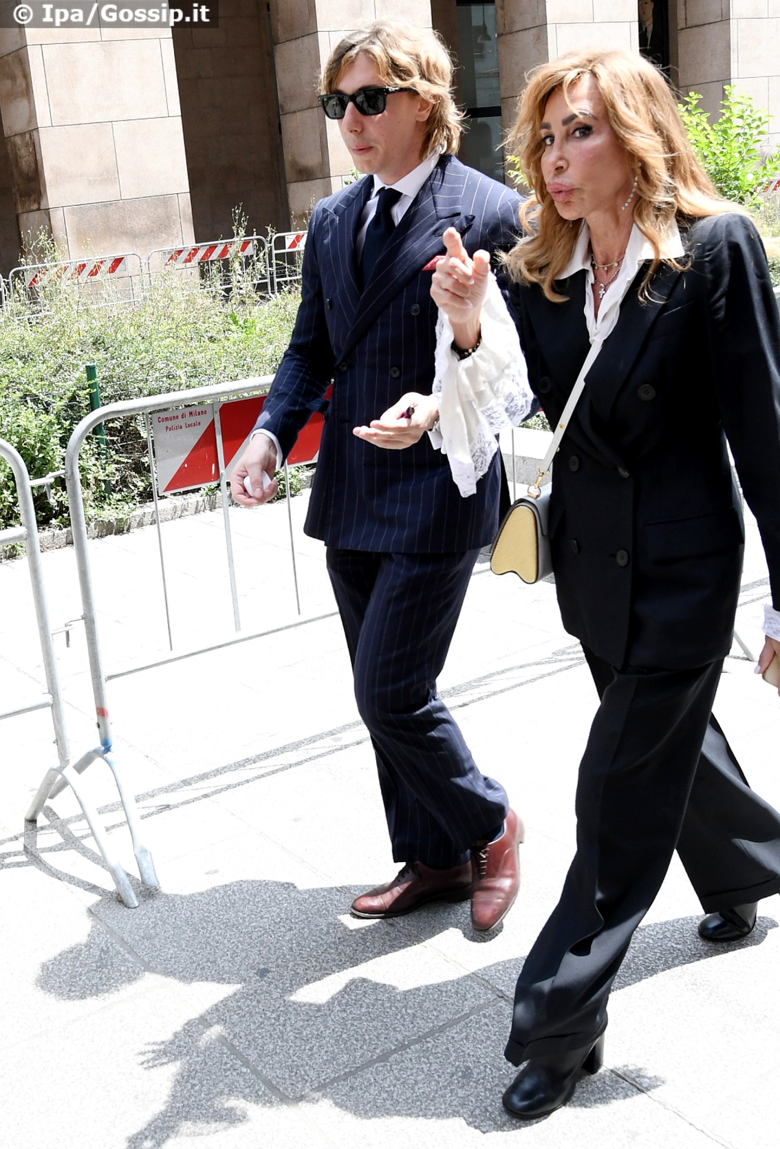 Tutti i volti noti presenti al funerale di Berlusconi: Gregoraci con Briatore, d'Urso, Pascale ...