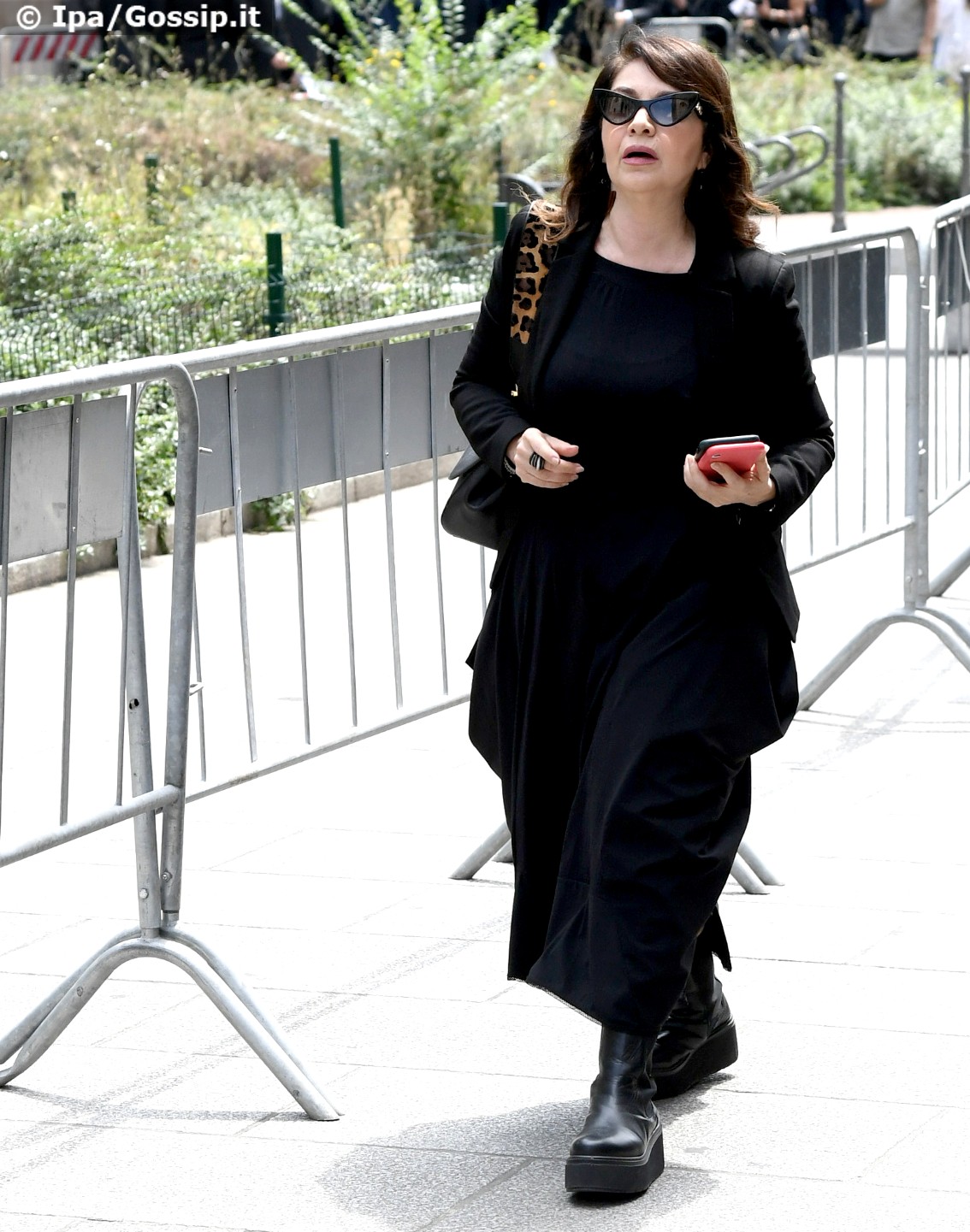 Tutti i volti noti presenti al funerale di Berlusconi: Gregoraci con Briatore, d'Urso, Pascale ...