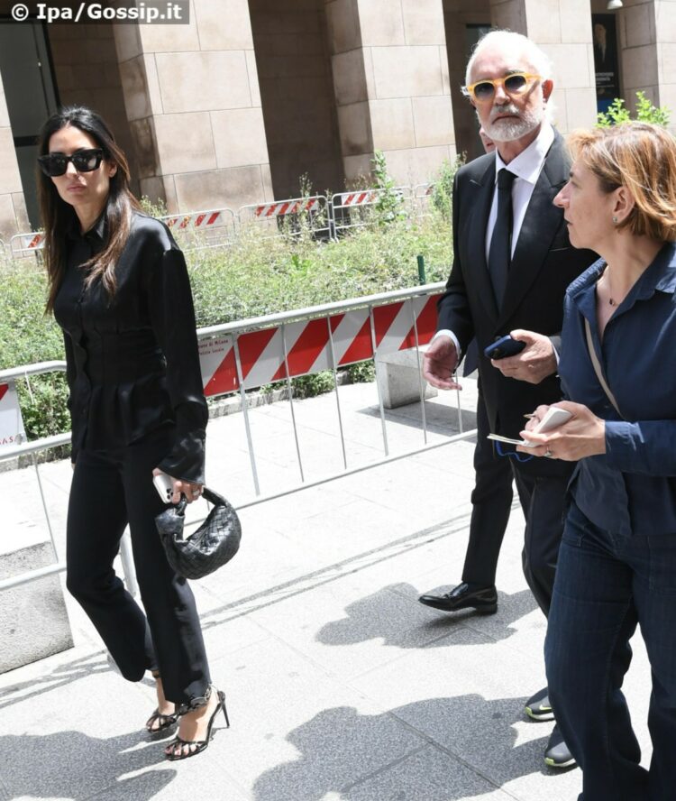 Tutti i volti noti presenti al funerale di Berlusconi: Gregoraci con Briatore, d'Urso, Pascale ...