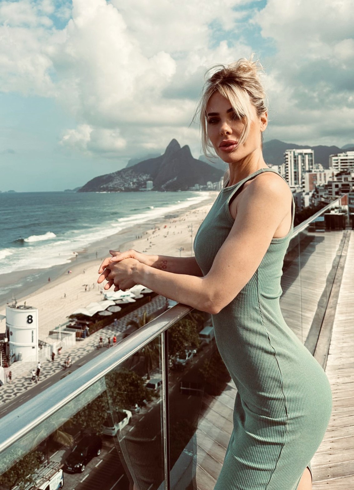 Ilary Blasi e lo statuario fidanzato tedesco sempre più innamorati: con ... Ilary Blasi e lo statuario fidanzato tedesco sempre più innamorati: con ...