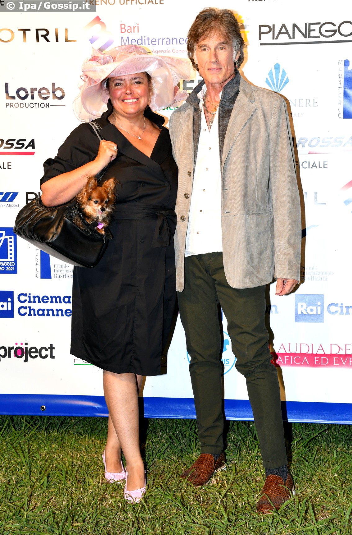 Ronn Moss, il primo indimenticabile Ridge di Beautiful, e la moglie ...