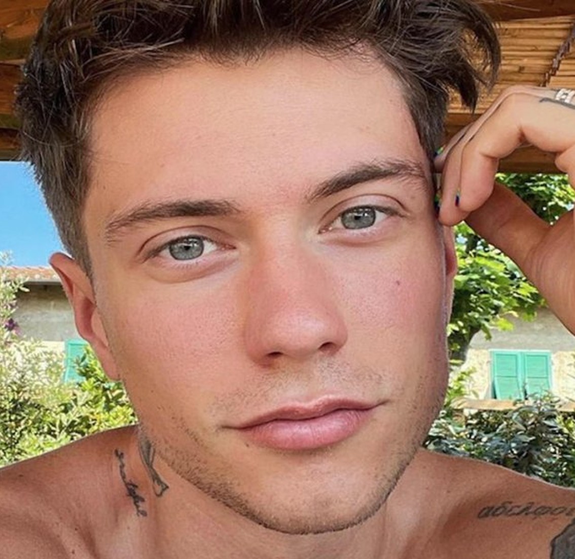 ''Ho un nuovo amore'': Benjamin Mascolo tra 'sostanze sbagliate' e i ...