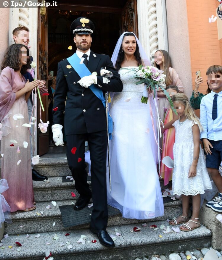 Luisa Corna a 57 anni ha sposato il 42enne Stefano Giovino: le foto ...