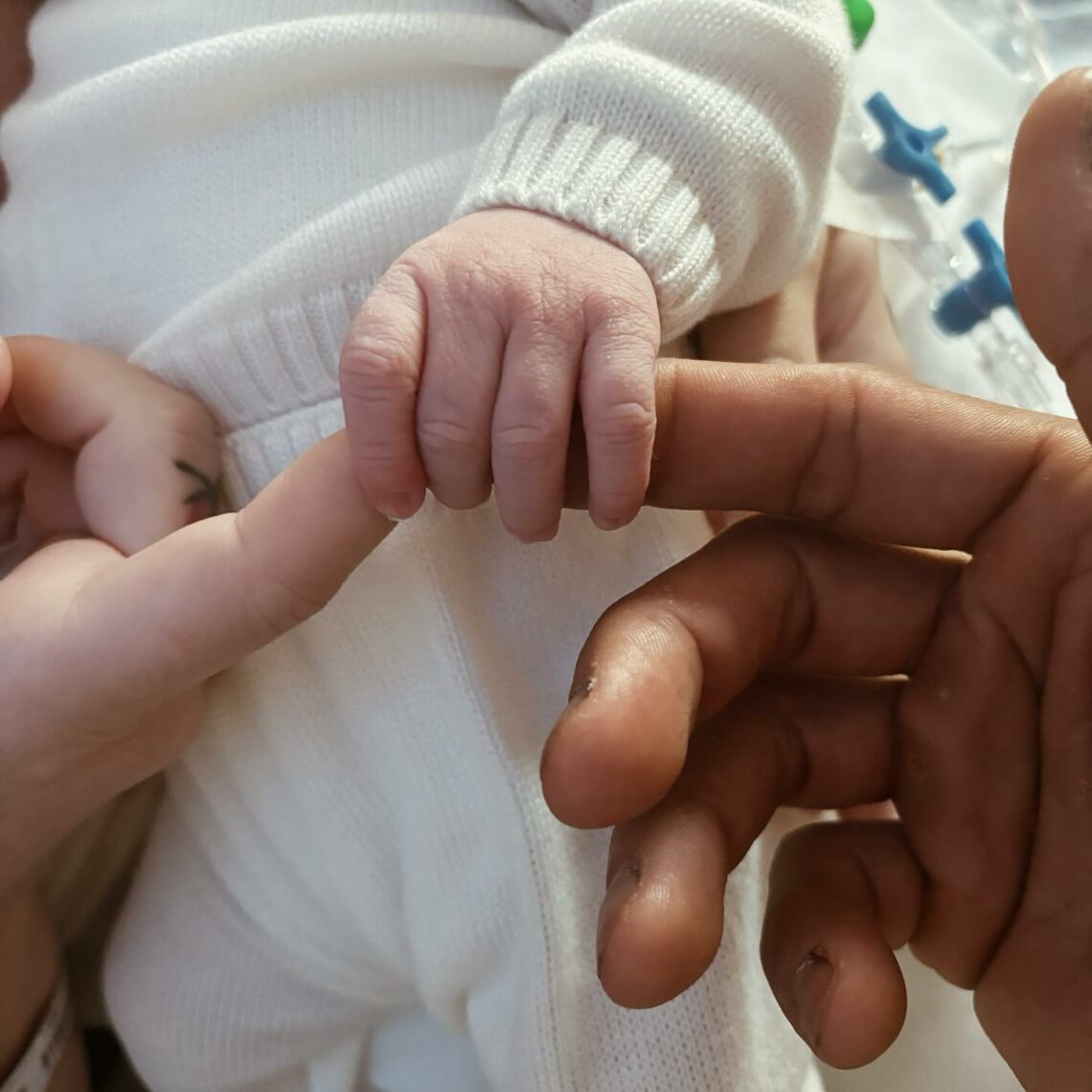 Lo sportivo Andrew Howe diventa papà a 38 anni: il tenero scatto e il ...