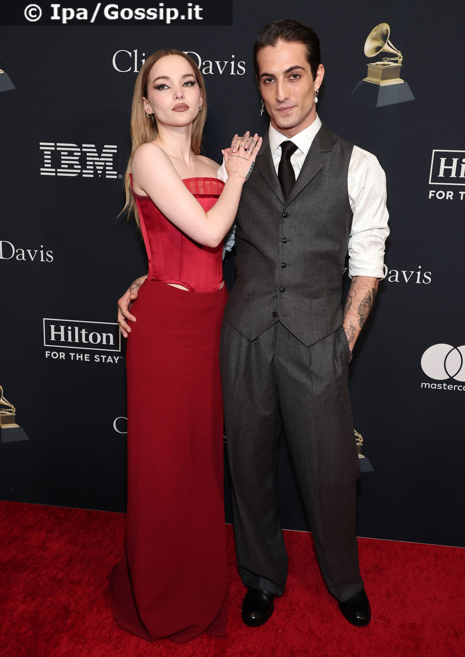 Damiano David dei Maneskin bacia la nuova fidanzata sul red carpet ...