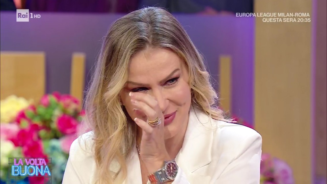 Eva Henger scoppia a piangere a 'La Volta Buona', la figlia Mercedesz ...