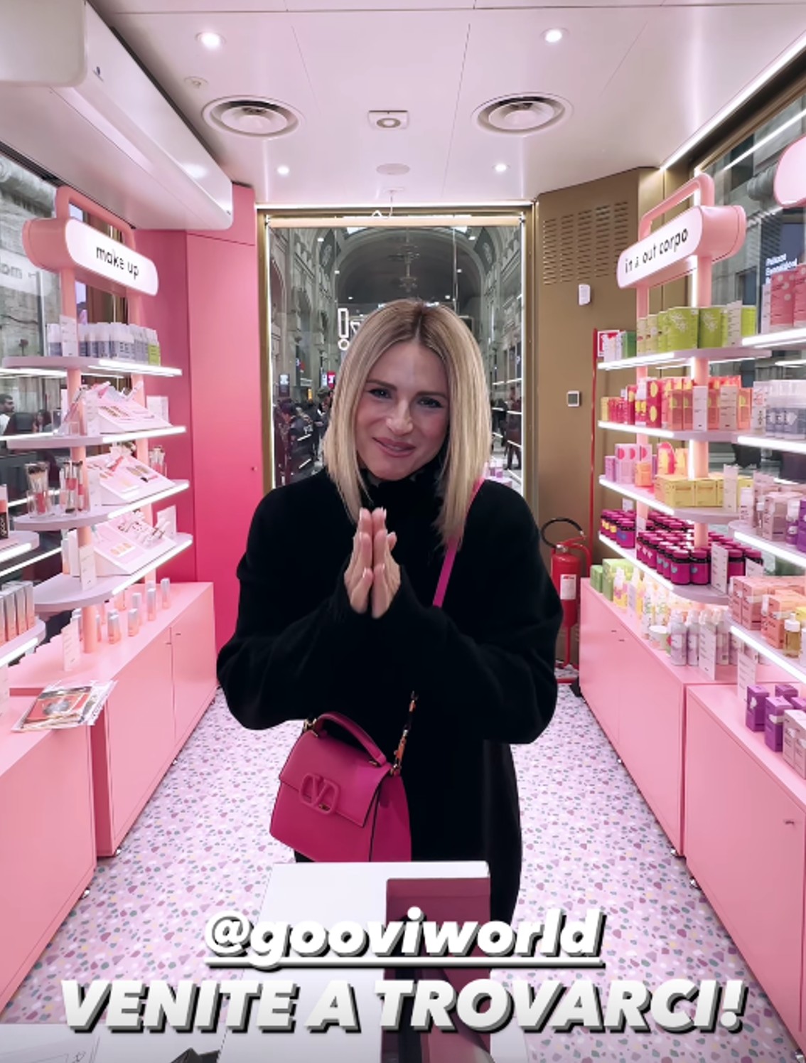 ''Che emozione!'': Michelle Hunziker contiene a stento la gioia per l'apertura del primo negozio ...