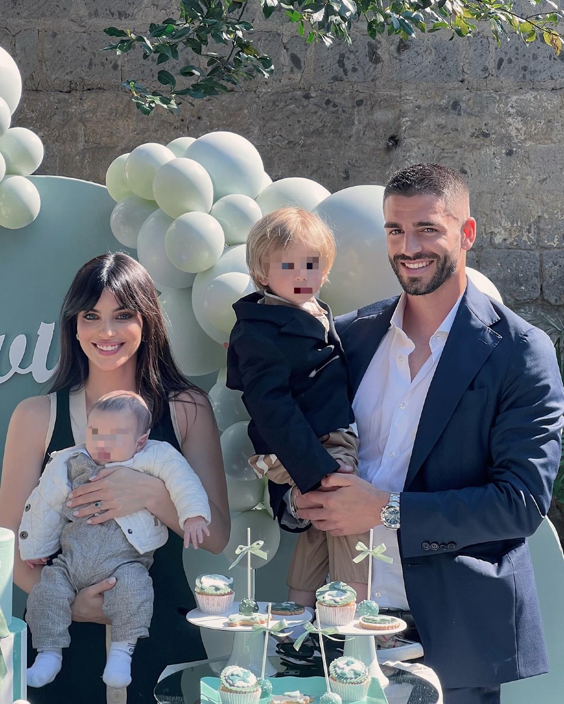 Nicole Mazzocato ha battezzato il figlio Davide nato lo scorso febbraio ...