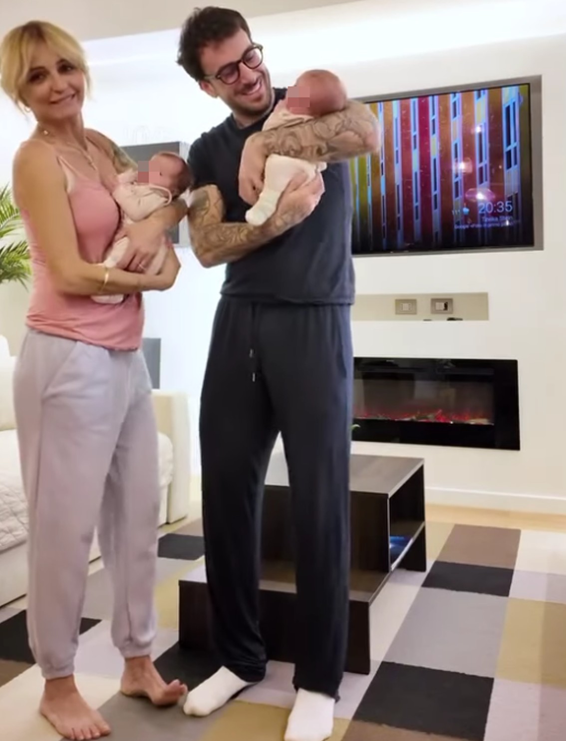 ''Muscoli zero, pancia tanta'': Veronica Peparini torna per la prima volta in palestra poco più ...