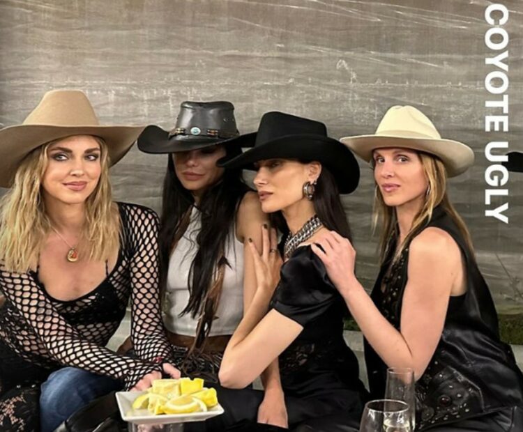 Chiara Ferragni scatenata sul toro meccanico al party: la vita da ...