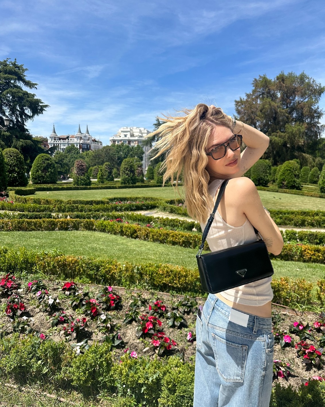 Mentre Fedez viene beccato con la giovane modella, Chiara Ferragni si ...