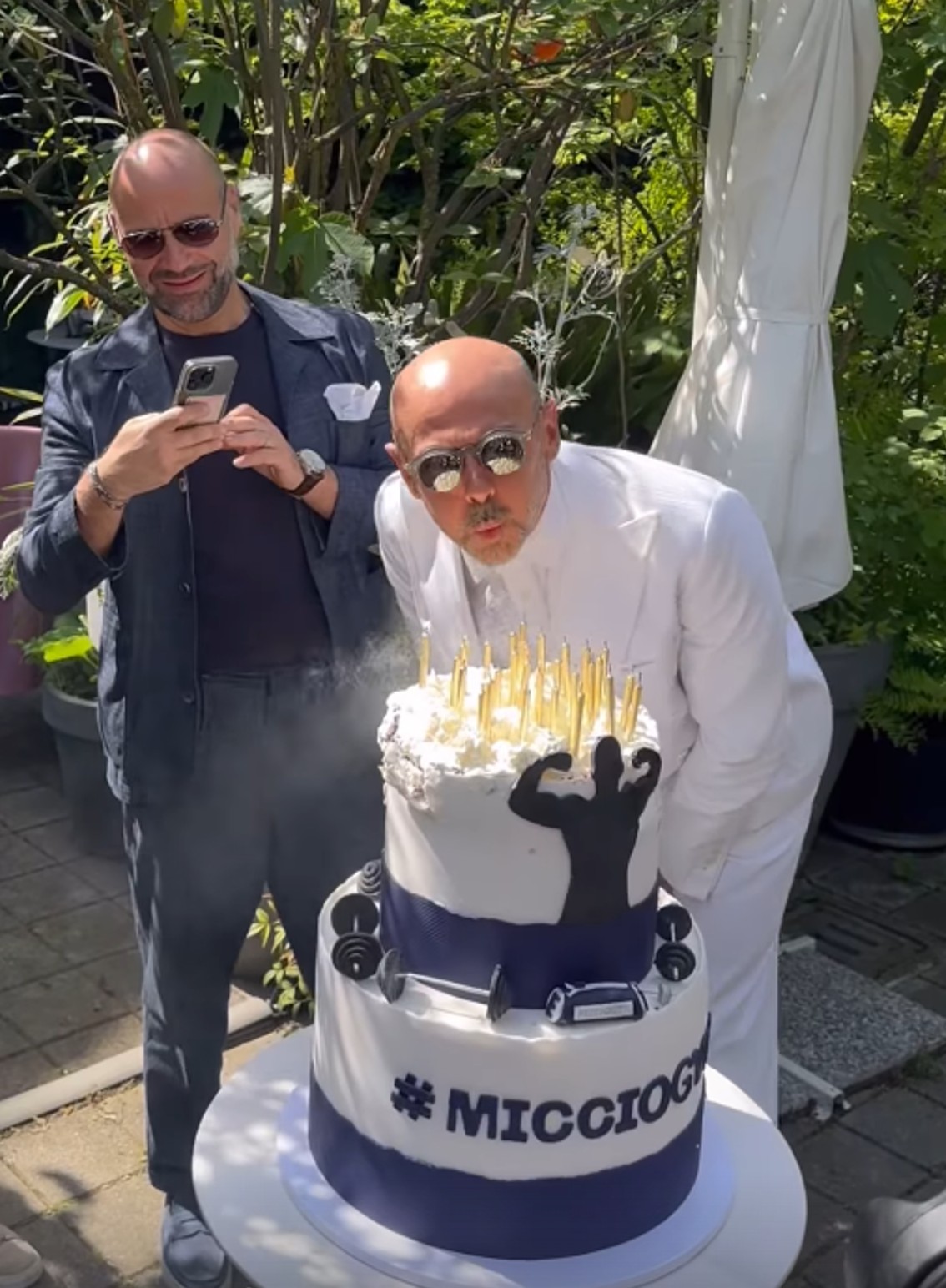 Le foto del party per i 53 anni di Enzo Miccio al Garden House di ...