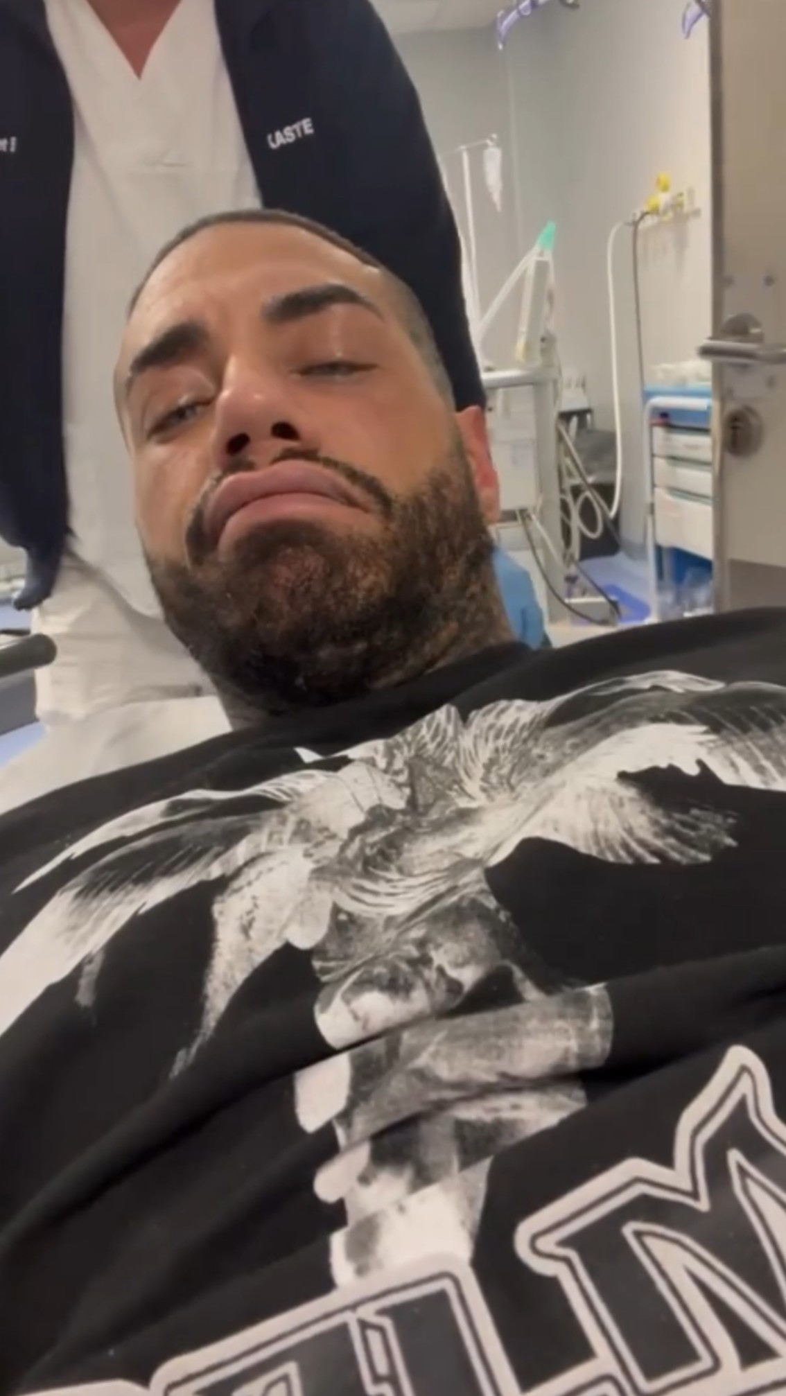 Francesco Chiofalo portato d'urgenza in ospedale con l'ambulanza ...