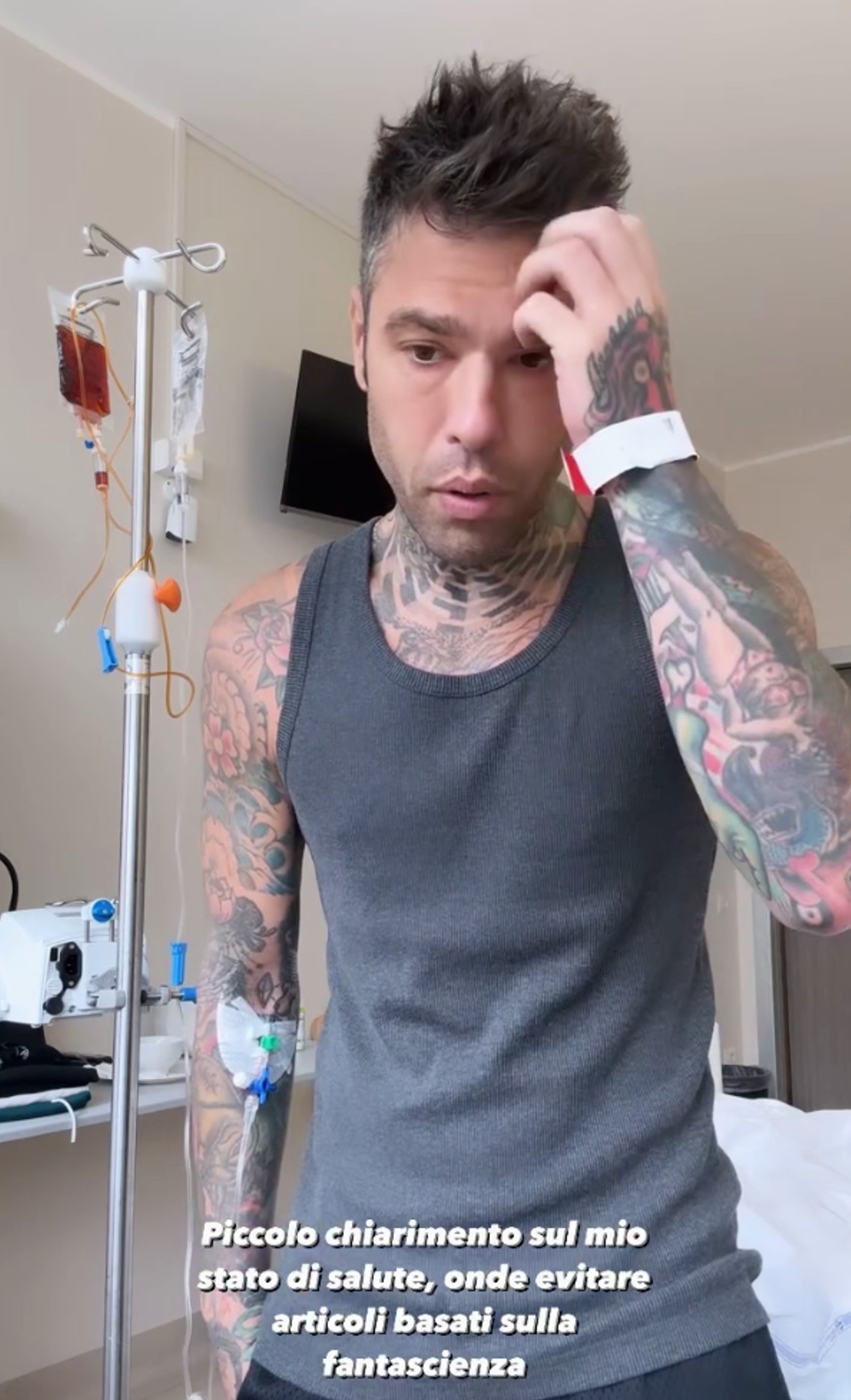 ''Dove mi hanno ricucito sono più fragile'': Fedez spiega perché c ...