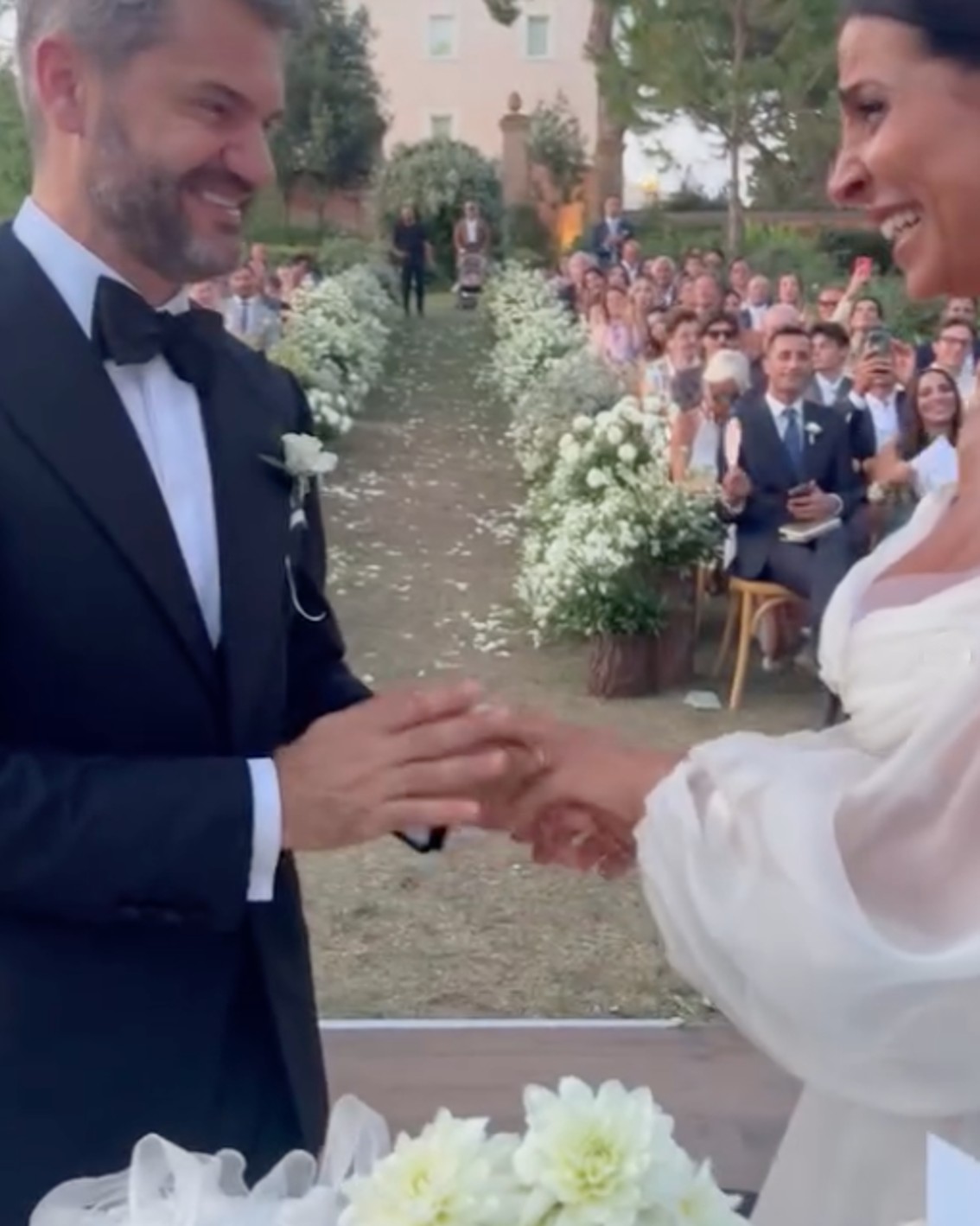 Le foto del romanticissimo matrimonio di Roberta Morise e lo chef Enrico Bertolini in Toscana ...