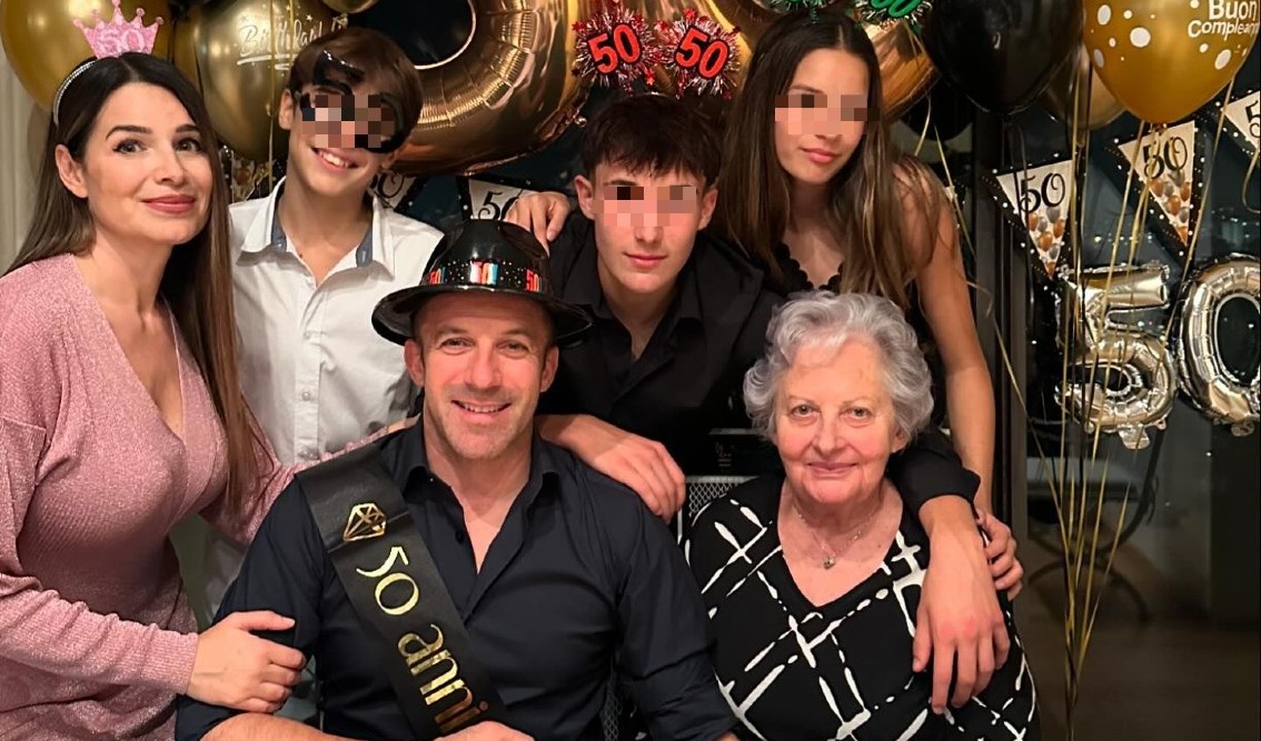 Alessandro Del Piero festeggia 50 anni in famiglia - Gossip.it | News ...