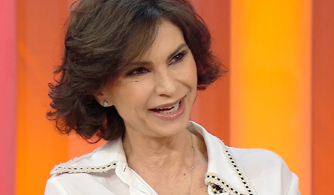 ''Consiglio di congelare gli ovuli'': Ramona Badescu racconta come è ...