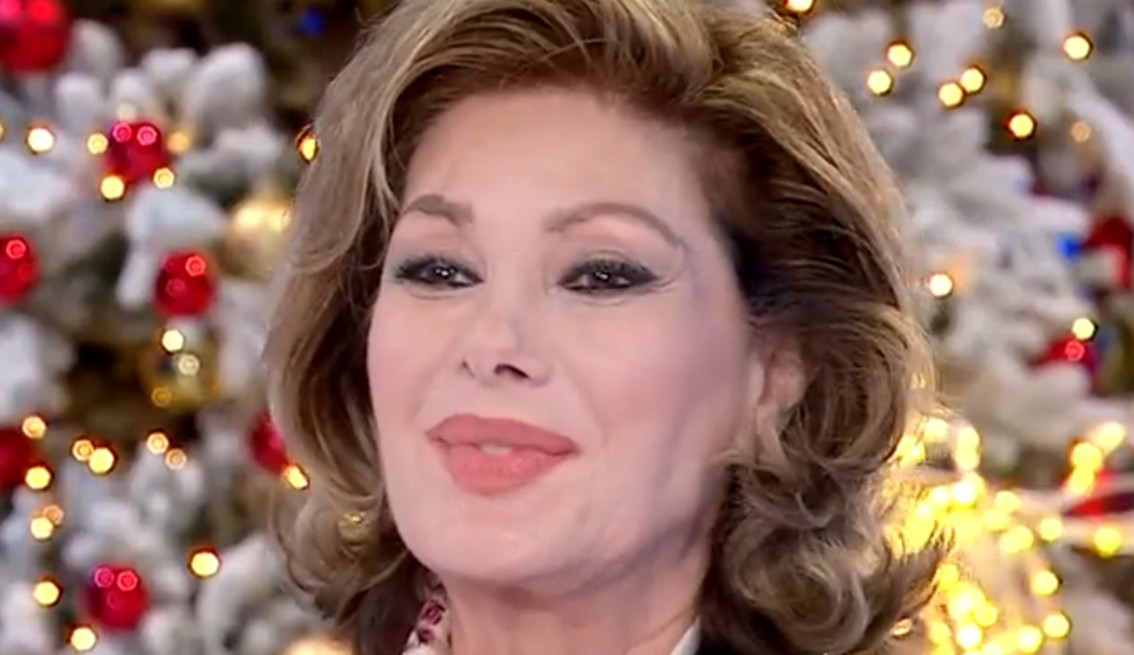 ''Non conoscevo nessuno'': Edwige Fenech rivela perché si è trasferita ...