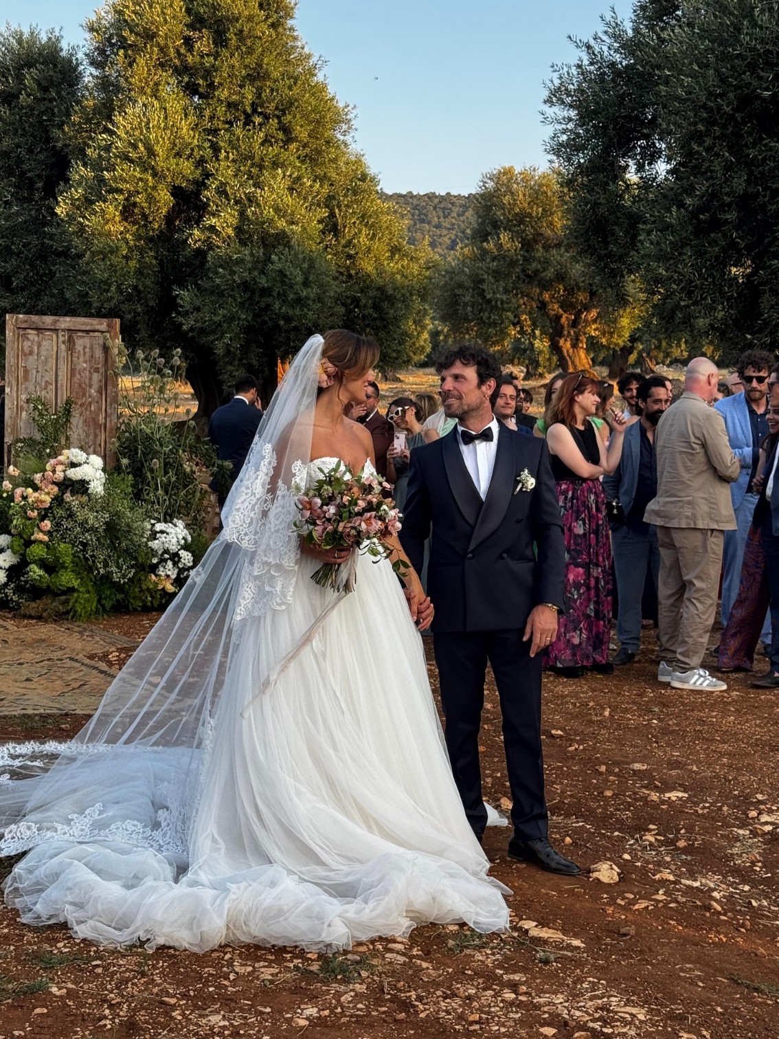 L'attore Francesco Montanari, ex marito di Andrea Delogu, ha sposato in Puglia la compagna ...