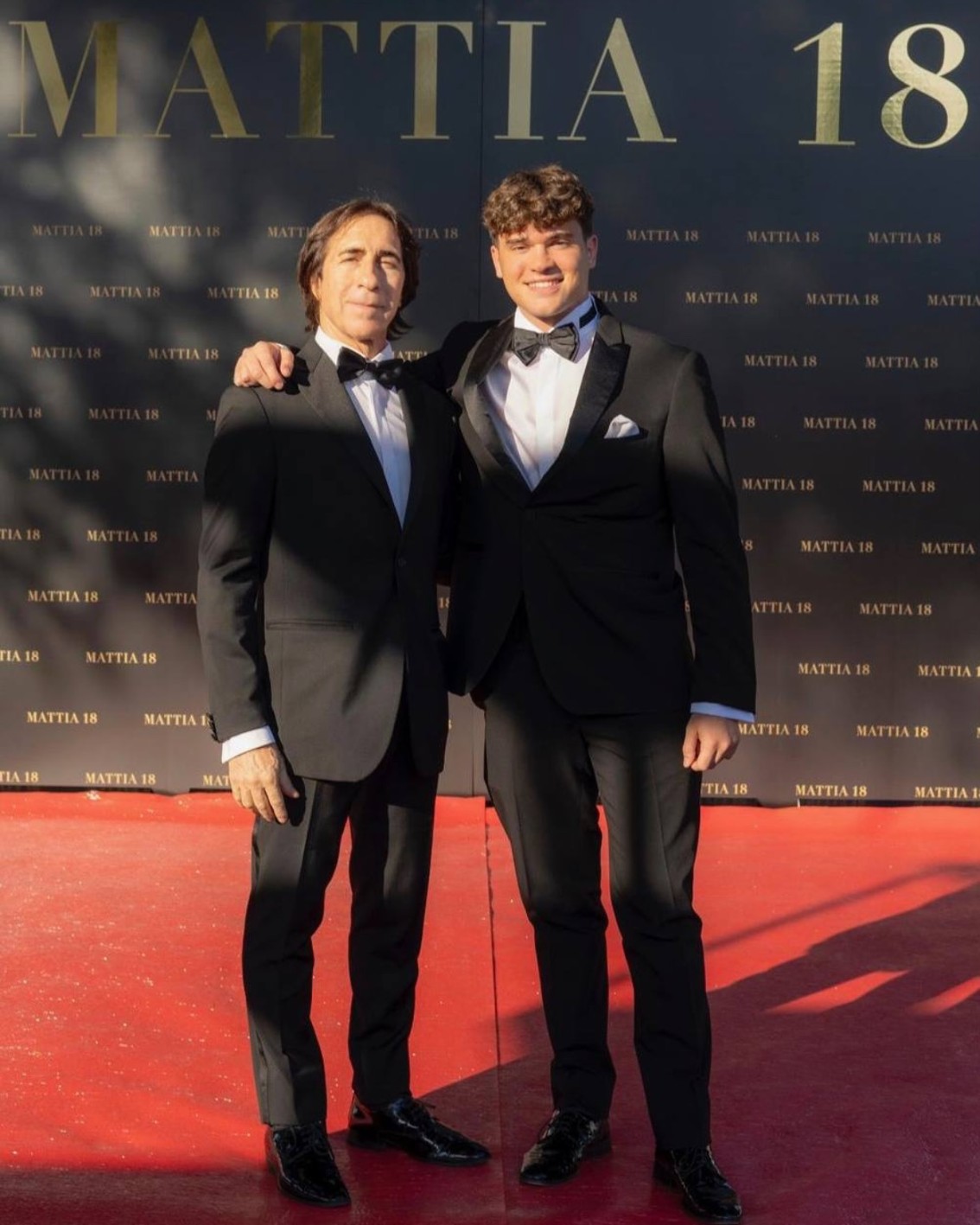 Il figlio di Federica Panicucci e Mario Fargetta compie 18 anni! Mega ...
