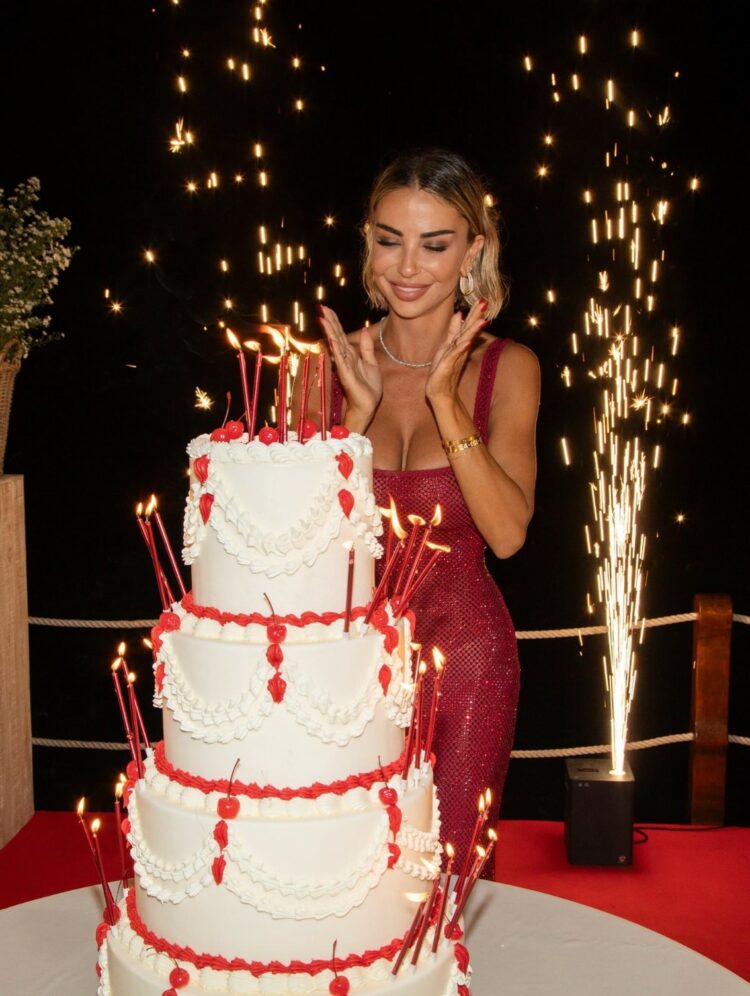 Sabrina Ghio organizza una mega festa in riva al mare per i suoi 40 ...