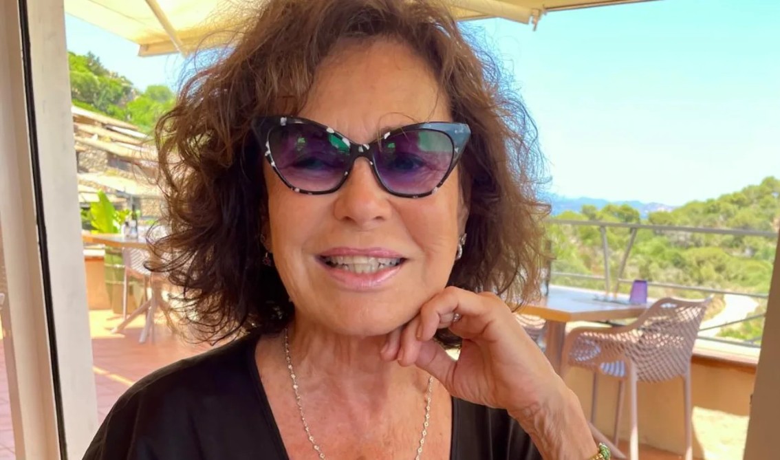 Corinne Clery racconta il suo dramma: dall'ex marito che ha provato a ...