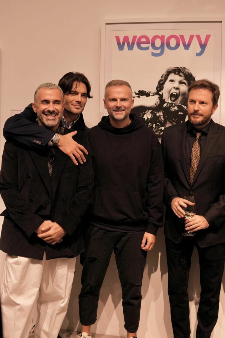 Giulio Berruti, prima uscita mondana da single: va alla mostra dell ...