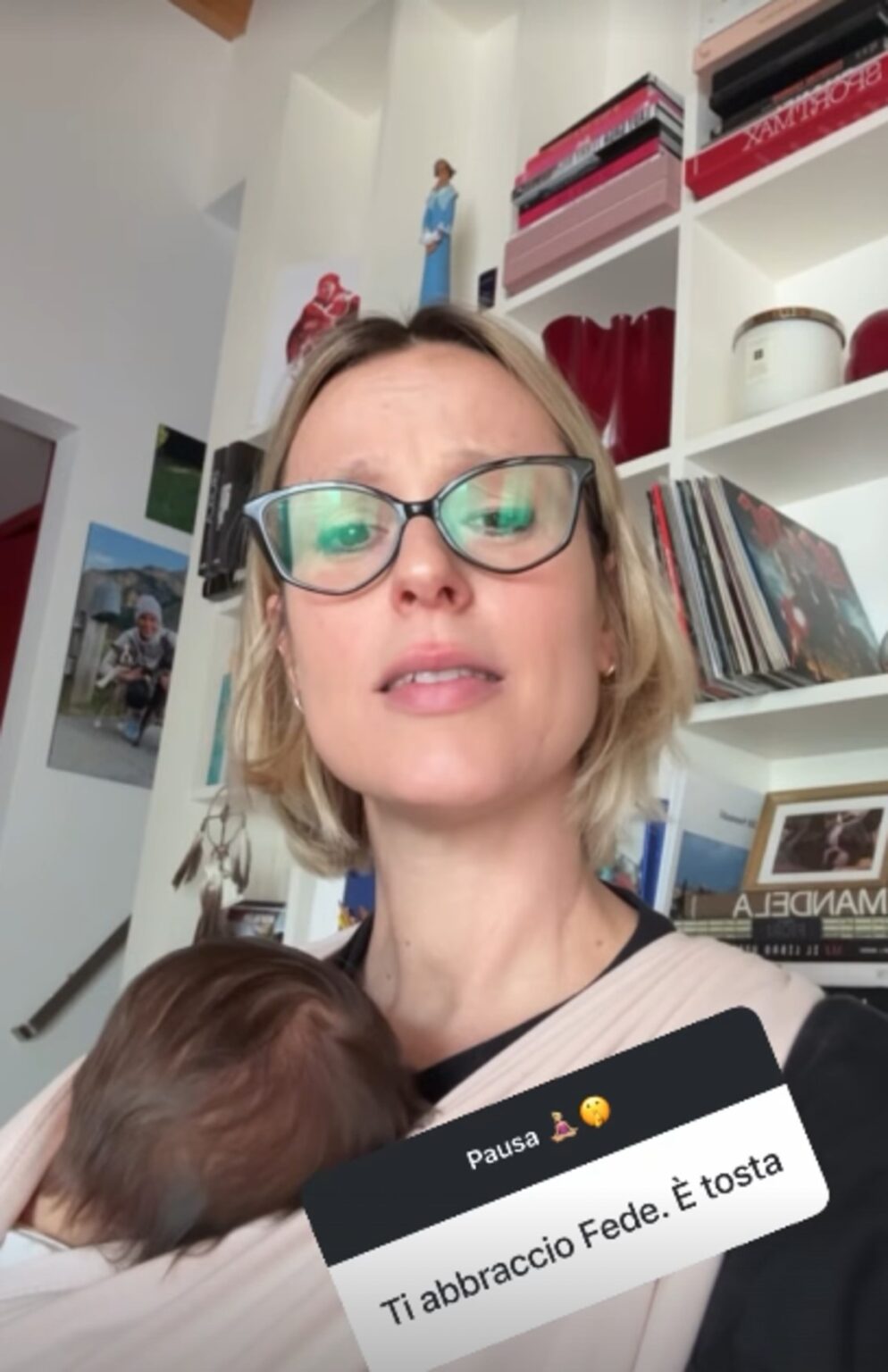 ''E’ tostissima'': Federica Pellegrini, mentre tiene in braccio Rachele ...