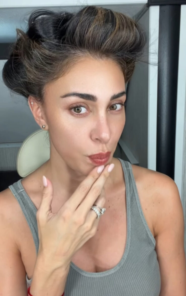 ''Ladies and gentlemen ecco a voi…'': Elisabetta Canalis annuncia Belen ...